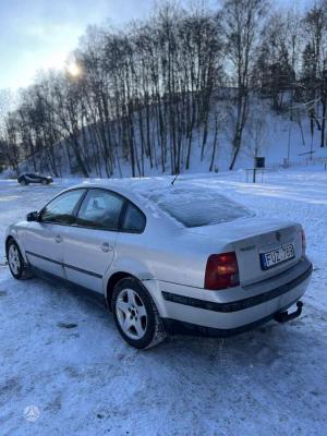 Pelēks Volkswagen Passat 1998 Kauņa, ar dzinēja tilpumu 1.90 L un nobraukumu 3280 tūkst. km par 700 €, foto 3 vietnē AUTOMOTO.COM.LV