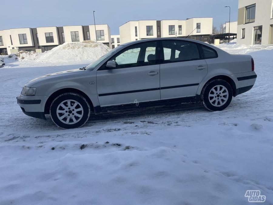 Grey Volkswagen Passat 1998 in Vilnius, with an engine capacity of 1.90 L and mileage of 296 thousand km for 1350 €, photo 6 on AUTOMOTO.COM.LV