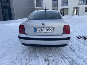 Grey Volkswagen Passat 1998 in Vilnius, with an engine capacity of 1.90 L and mileage of 296 thousand km for 1350 €, photo 10 on AUTOMOTO.COM.LV
