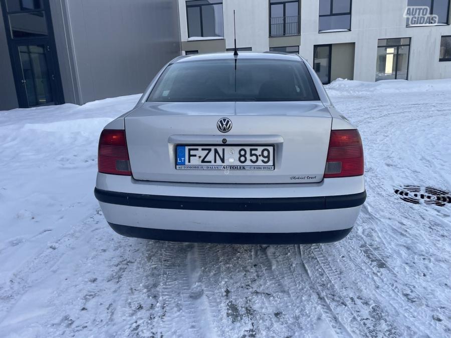 Grey Volkswagen Passat 1998 in Vilnius, with an engine capacity of 1.90 L and mileage of 296 thousand km for 1350 €, photo 10 on AUTOMOTO.COM.LV