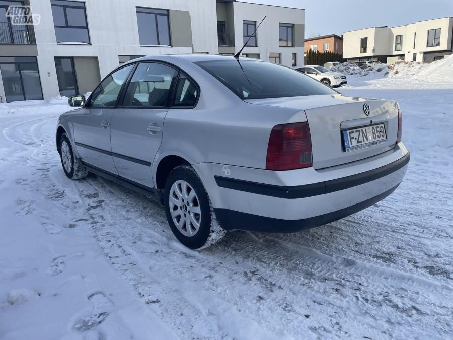 Grey Volkswagen Passat 1998 in Vilnius, with an engine capacity of 1.90 L and mileage of 289 thousand km for 1350 €, photo 3 on AUTOMOTO.COM.LV