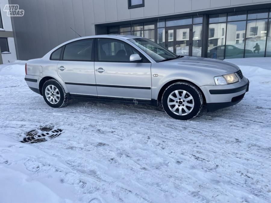 Grey Volkswagen Passat 1998 in Vilnius, with an engine capacity of 1.90 L and mileage of 289 thousand km for 1350 €, photo 8 on AUTOMOTO.COM.LV