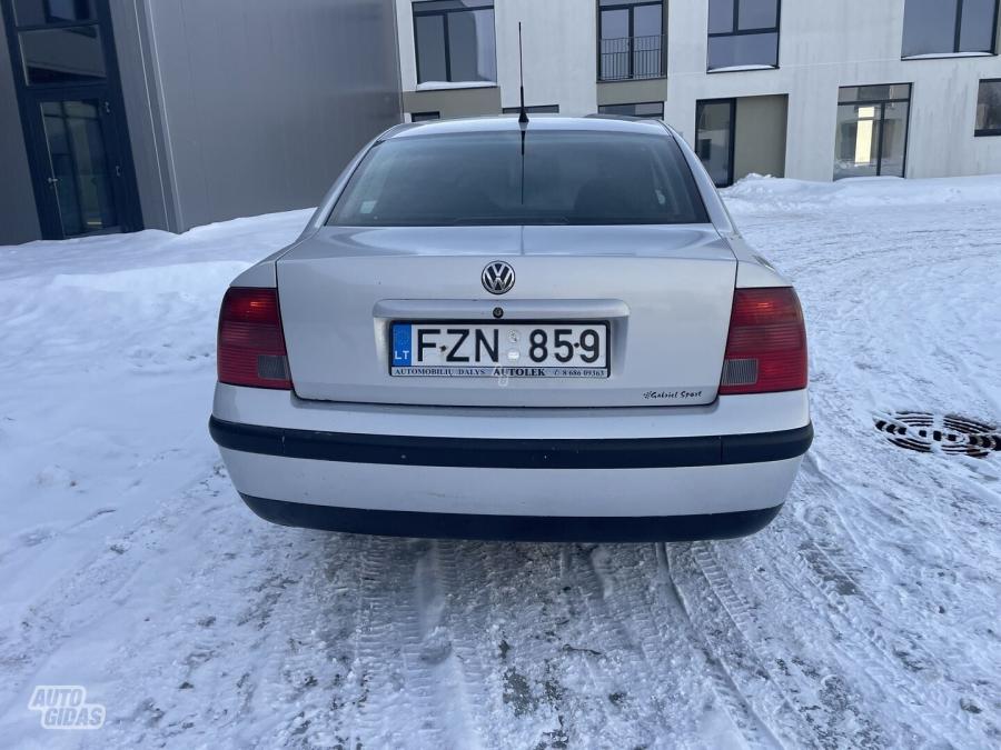 Grey Volkswagen Passat 1998 in Vilnius, with an engine capacity of 1.90 L and mileage of 289 thousand km for 1350 €, photo 10 on AUTOMOTO.COM.LV