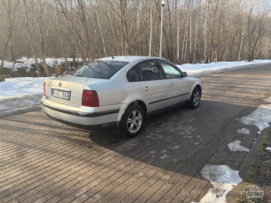 Grey Volkswagen Passat 1998 in Anyksciai, with an engine capacity of 1.90 L and mileage of 418 thousand km for 550 €, photo 6 on AUTOMOTO.COM.LV