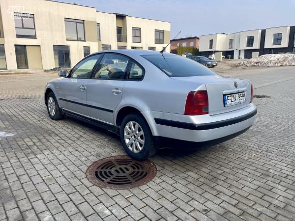 Pelēks Volkswagen Passat 1998 Viļņa, ar dzinēja tilpumu 1.90 L un nobraukumu 290 tūkst. km par 1050 €, foto 3 vietnē AUTOMOTO.COM.LV