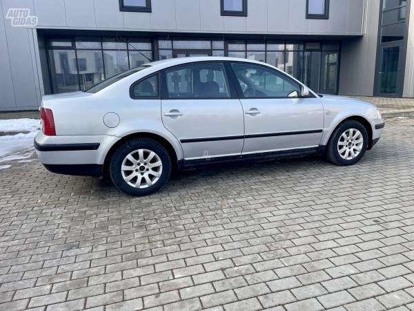 Pelēks Volkswagen Passat 1998 Viļņa, ar dzinēja tilpumu 1.90 L un nobraukumu 290 tūkst. km par 1050 €, foto 6 vietnē AUTOMOTO.COM.LV