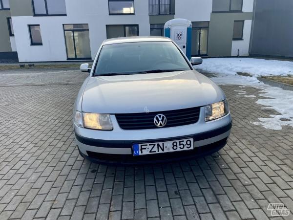 Pelēks Volkswagen Passat 1998 Viļņa, ar dzinēja tilpumu 1.90 L un nobraukumu 290 tūkst. km par 1050 €, foto 10 vietnē AUTOMOTO.COM.LV
