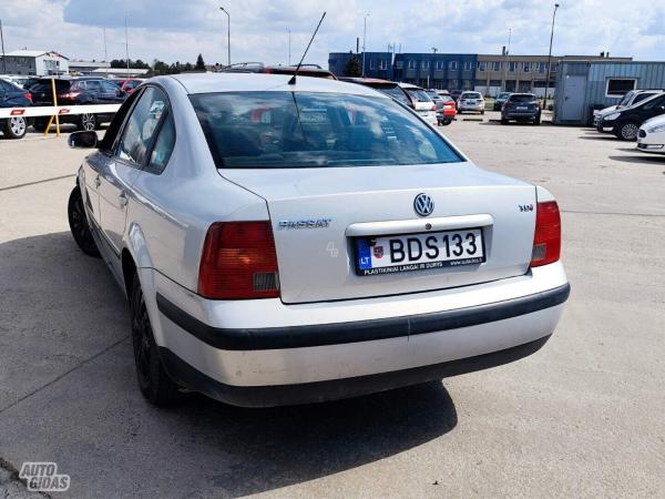 Grey Volkswagen Passat 1998 in Siauliai, with an engine capacity of 1.90 L and mileage of 380 thousand km for 1500 €, photo 3 on AUTOMOTO.COM.LV