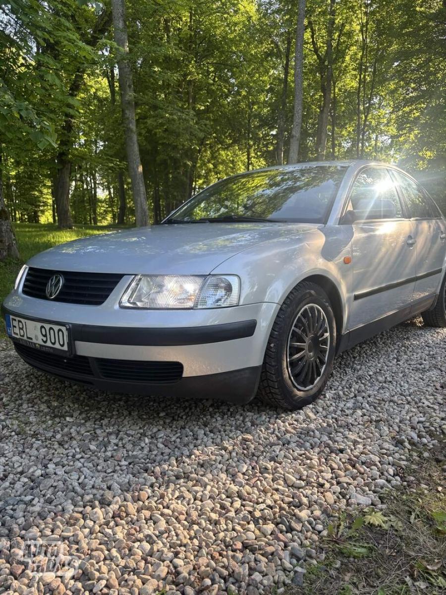 Grey Volkswagen Passat 1998 in Vilnius, with an engine capacity of 1.80 L and mileage of 320 thousand km for 999 €, photo 3 on AUTOMOTO.COM.LV