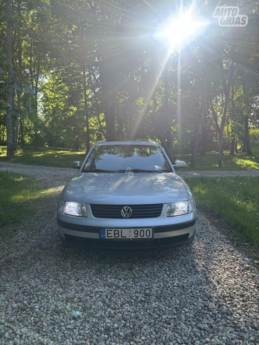 Grey Volkswagen Passat 1998 in Vilnius, with an engine capacity of 1.80 L and mileage of 320 thousand km for 999 €, photo 7 on AUTOMOTO.COM.LV