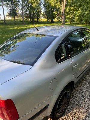 Grey Volkswagen Passat 1998 in Vilnius, with an engine capacity of 1.80 L and mileage of 320 thousand km for 999 €, photo 10 on AUTOMOTO.COM.LV