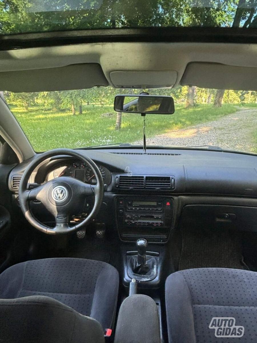 Grey Volkswagen Passat 1998 in Vilnius, with an engine capacity of 1.80 L and mileage of 320 thousand km for 999 €, photo 16 on AUTOMOTO.COM.LV