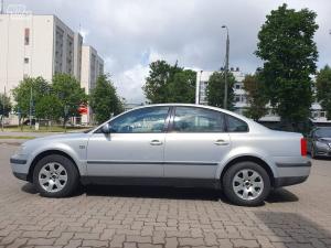 Pelēks Volkswagen Passat 1998 Kauņa, ar dzinēja tilpumu 1.90 L un nobraukumu 379 tūkst. km par 899 €, foto  vietnē AUTOMOTO.COM.LV