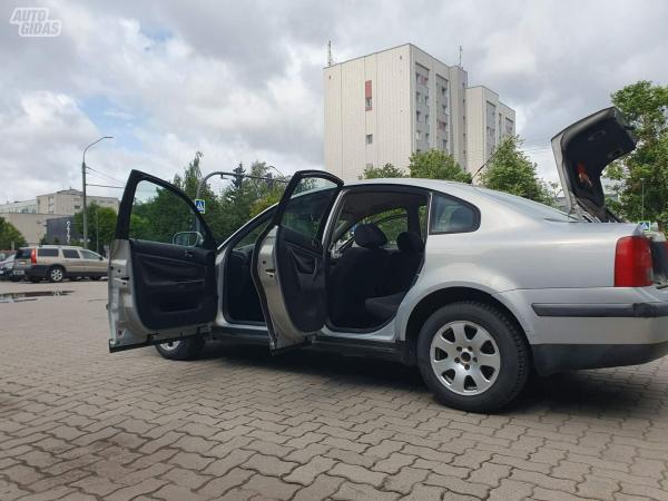 Grey Volkswagen Passat 1998 in Kaunas, with an engine capacity of 1.90 L and mileage of 379 thousand km for 899 €, photo 5 on AUTOMOTO.COM.LV