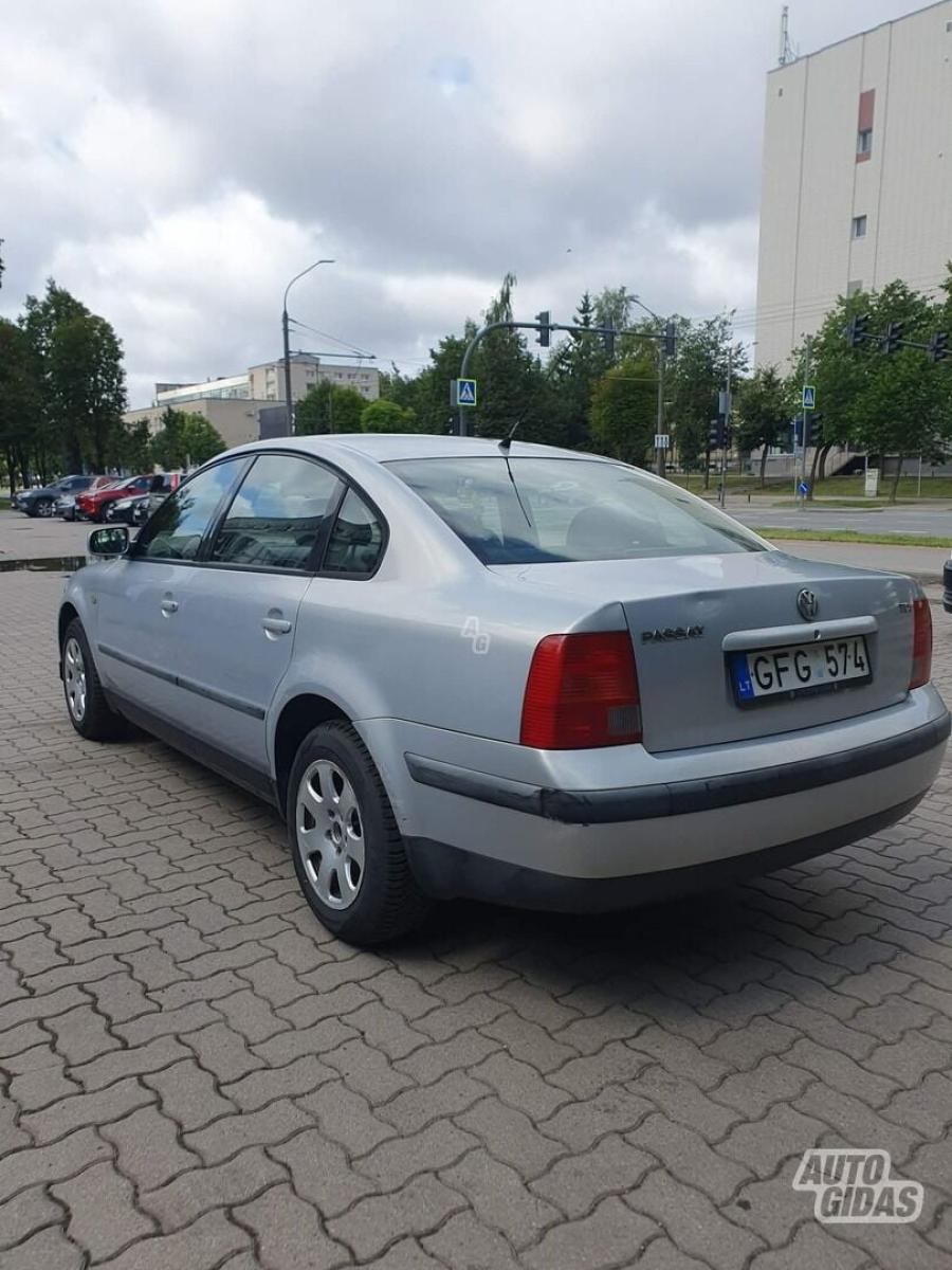 Pelēks Volkswagen Passat 1998 Kauņa, ar dzinēja tilpumu 1.90 L un nobraukumu 379 tūkst. km par 899 €, foto 13 vietnē AUTOMOTO.COM.LV