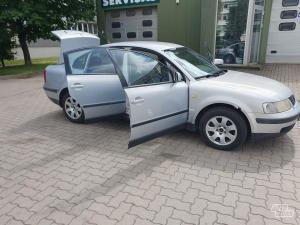 Pelēks Volkswagen Passat 1998 Kauņa, ar dzinēja tilpumu 1.90 L un nobraukumu 379 tūkst. km par 899 €, foto 16 vietnē AUTOMOTO.COM.LV
