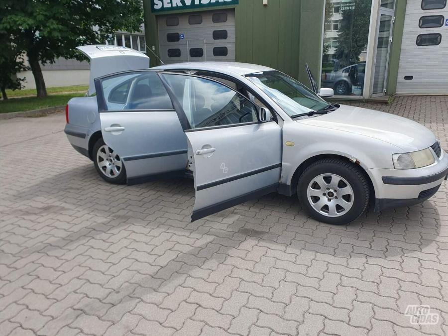 Pelēks Volkswagen Passat 1998 Kauņa, ar dzinēja tilpumu 1.90 L un nobraukumu 379 tūkst. km par 899 €, foto 16 vietnē AUTOMOTO.COM.LV