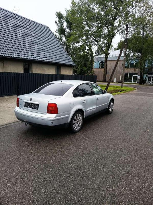 Pelēks Volkswagen Passat 1998 Panevēža, ar dzinēja tilpumu 2.77 L un nobraukumu 445 tūkst. km par 1600 €, foto 5 vietnē AUTOMOTO.COM.LV