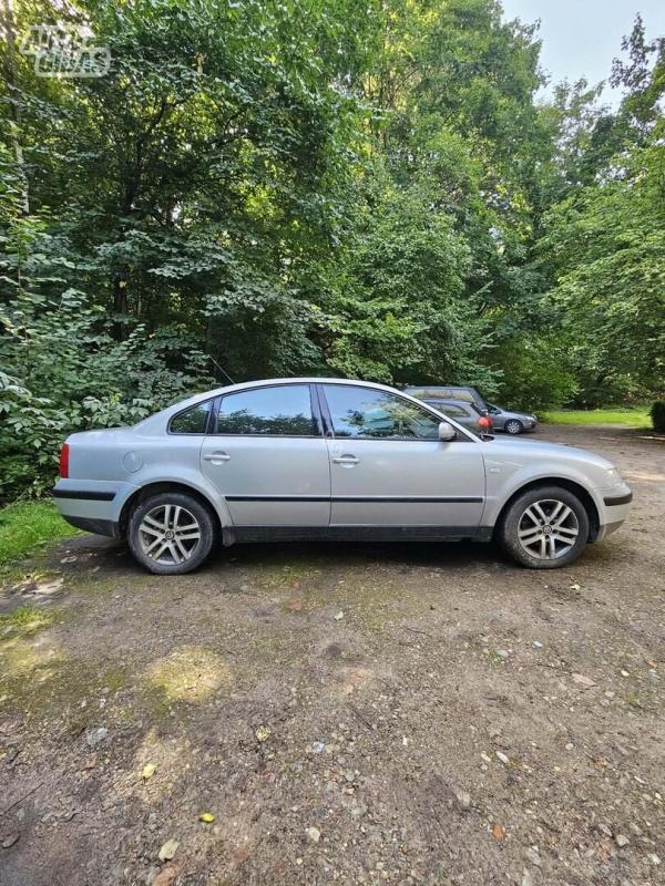 Grey Volkswagen Passat 1998 in Kaunas, with an engine capacity of 1.90 L and mileage of 301 thousand km for 1200 €, photo 4 on AUTOMOTO.COM.LV