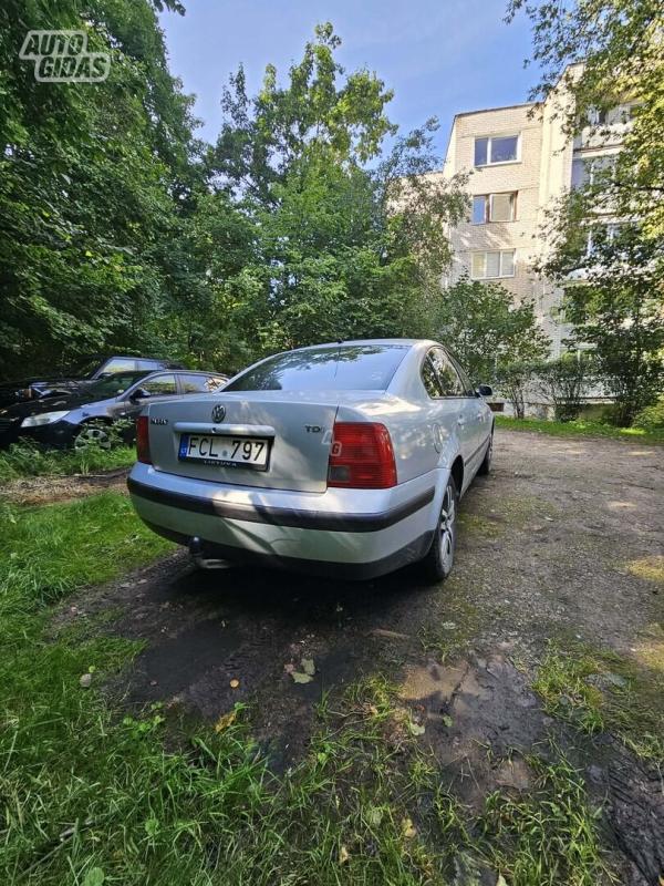 Grey Volkswagen Passat 1998 in Kaunas, with an engine capacity of 1.90 L and mileage of 301 thousand km for 1200 €, photo 5 on AUTOMOTO.COM.LV