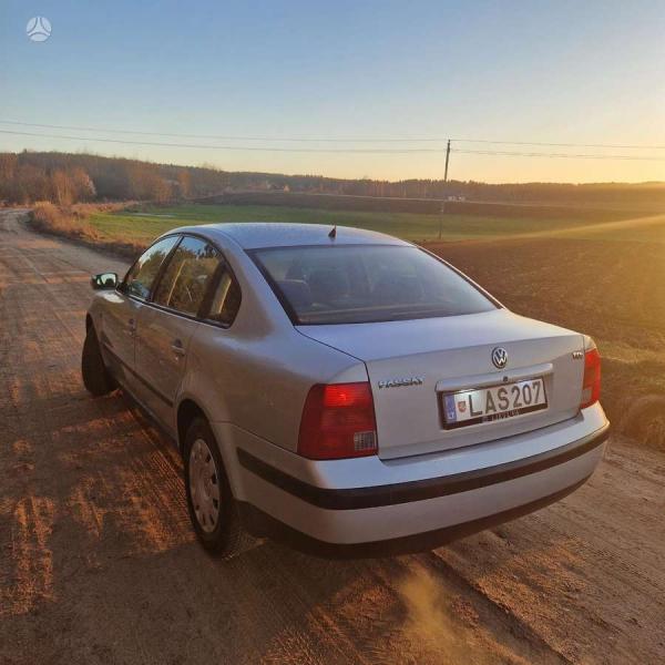 Grey Volkswagen Passat 1999 in Vilnius, with an engine capacity of 1.90 L and mileage of 337 thousand km for 1500 €, photo 8 on AUTOMOTO.COM.LV
