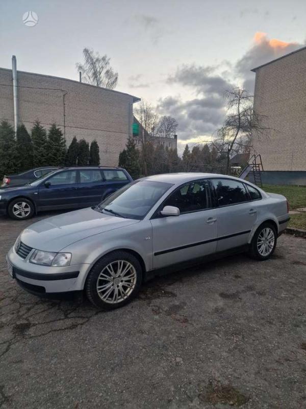 Pelēks Volkswagen Passat 1999 Vilkaviškis, ar dzinēja tilpumu 1.90 L un nobraukumu 419 tūkst. km par 1200 €, foto 1 vietnē AUTOMOTO.COM.LV