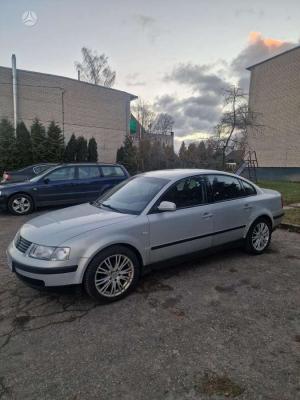 Pelēks Volkswagen Passat 1999 Vilkaviškis, ar dzinēja tilpumu 1.90 L un nobraukumu 419 tūkst. km par 1200 €, foto  vietnē AUTOMOTO.COM.LV