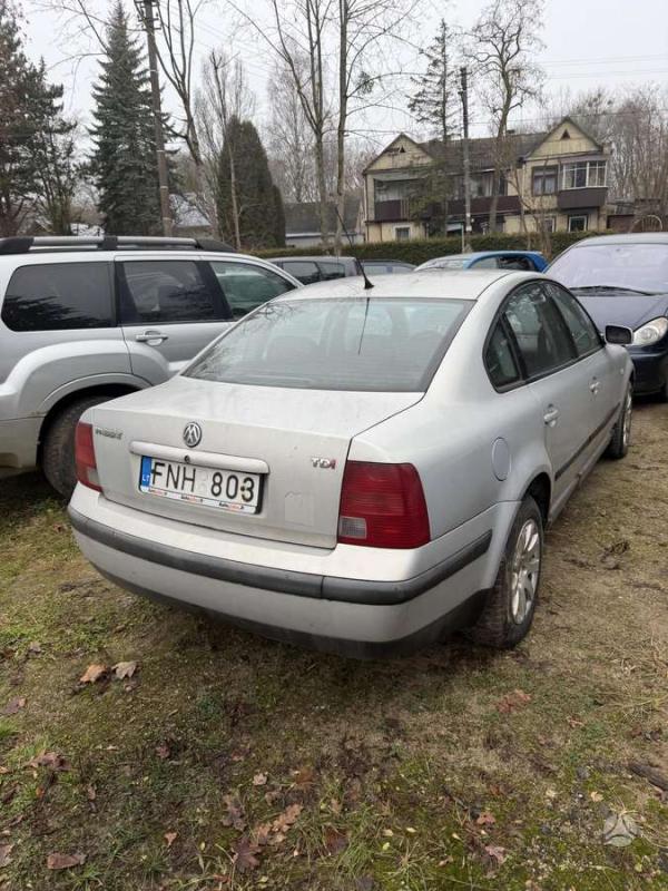 Pelēks Volkswagen Passat 1999 Kauņa, ar dzinēja tilpumu 1.90 L un nobraukumu 345 tūkst. km par 360 €, foto 6 vietnē AUTOMOTO.COM.LV