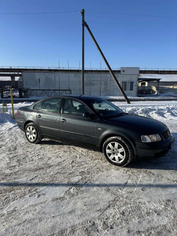 Grey Volkswagen Passat 1999 in Kaunas, with an engine capacity of 1.90 L and mileage of 378 thousand km for 750 €, photo 1 on AUTOMOTO.COM.LV