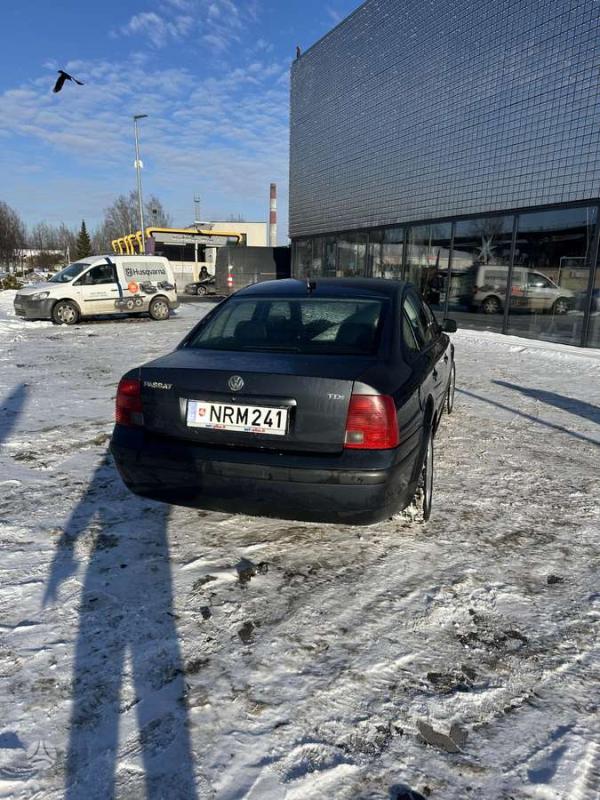 Grey Volkswagen Passat 1999 in Kaunas, with an engine capacity of 1.90 L and mileage of 378 thousand km for 750 €, photo 3 on AUTOMOTO.COM.LV