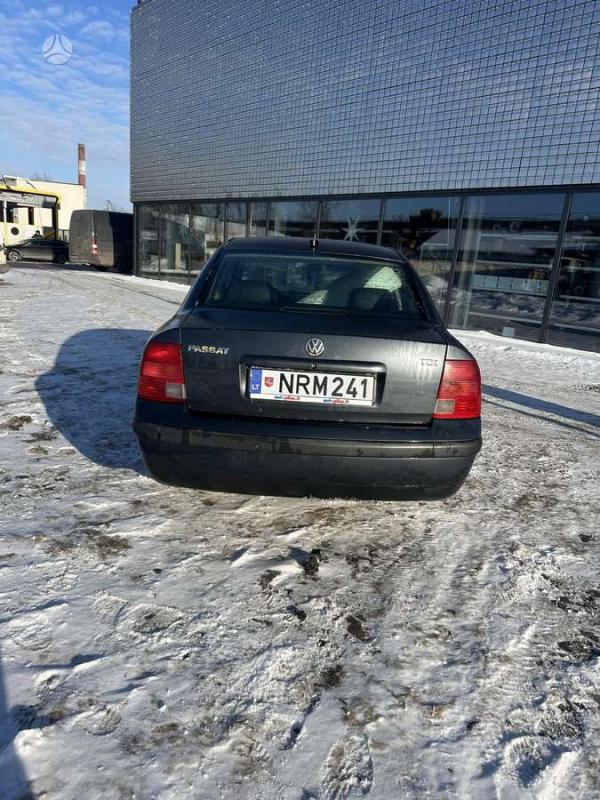 Grey Volkswagen Passat 1999 in Kaunas, with an engine capacity of 1.90 L and mileage of 378 thousand km for 750 €, photo 4 on AUTOMOTO.COM.LV