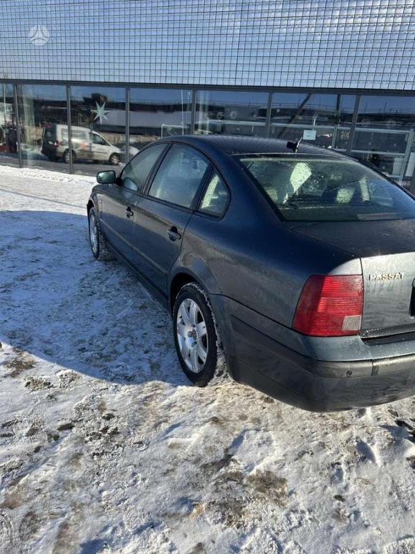 Grey Volkswagen Passat 1999 in Kaunas, with an engine capacity of 1.90 L and mileage of 378 thousand km for 750 €, photo 5 on AUTOMOTO.COM.LV