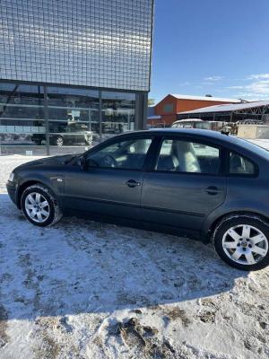 Grey Volkswagen Passat 1999 in Kaunas, with an engine capacity of 1.90 L and mileage of 378 thousand km for 750 €, photo 6 on AUTOMOTO.COM.LV