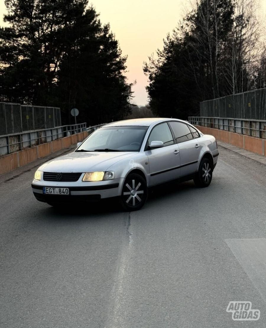 Pelēks Volkswagen Passat 1999 Vievis, ar dzinēja tilpumu 1.90 L un nobraukumu 490 tūkst. km par 850 €, foto 1 vietnē AUTOMOTO.COM.LV
