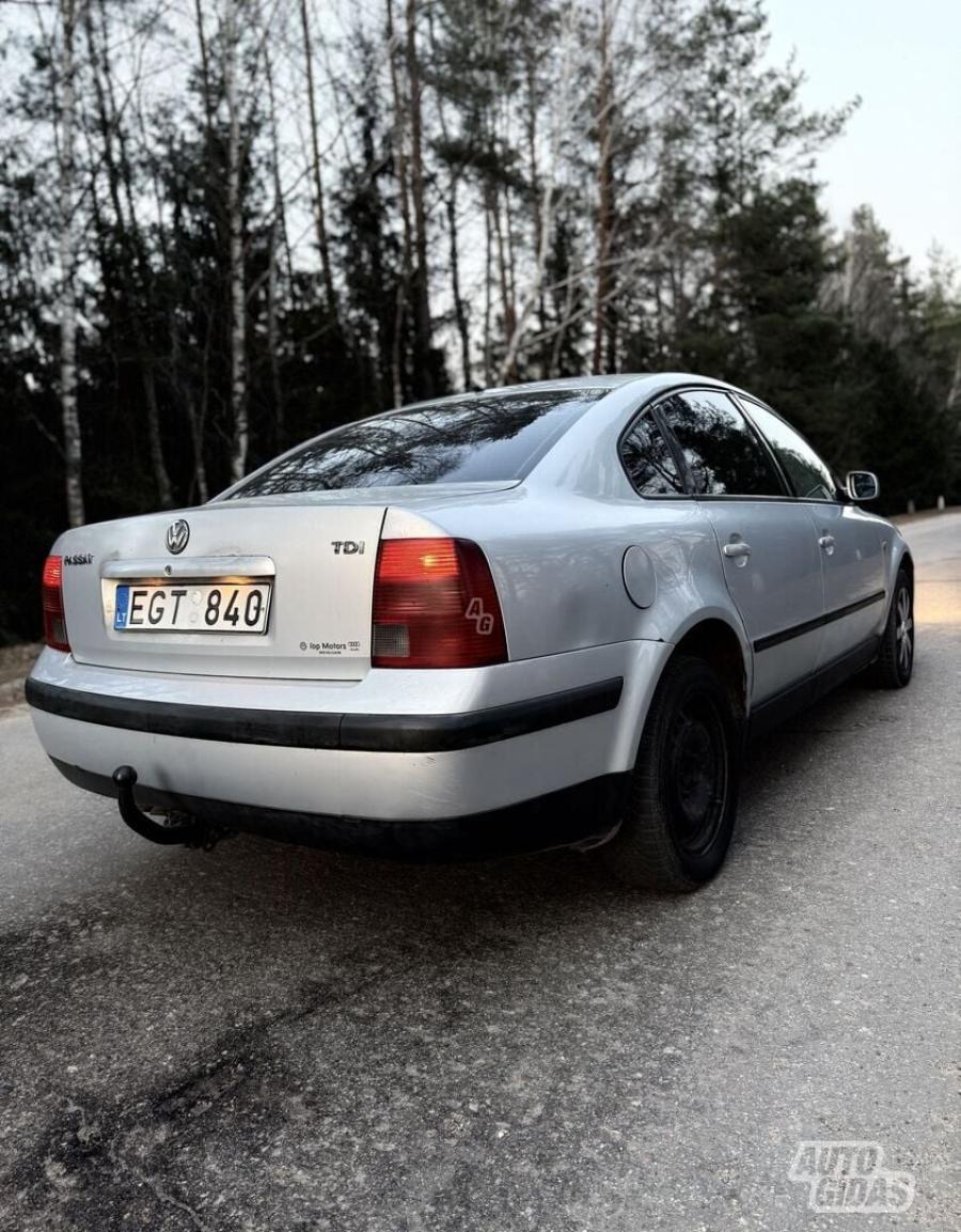 Pelēks Volkswagen Passat 1999 Vievis, ar dzinēja tilpumu 1.90 L un nobraukumu 490 tūkst. km par 850 €, foto 10 vietnē AUTOMOTO.COM.LV