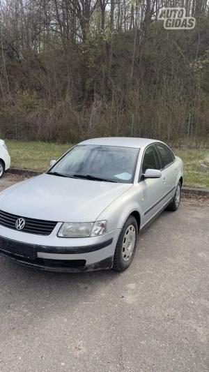Grey Volkswagen Passat 1999 in Kaunas, with an engine capacity of 1.90 L and mileage of 406 thousand km for 450 €, photo  on AUTOMOTO.COM.LV