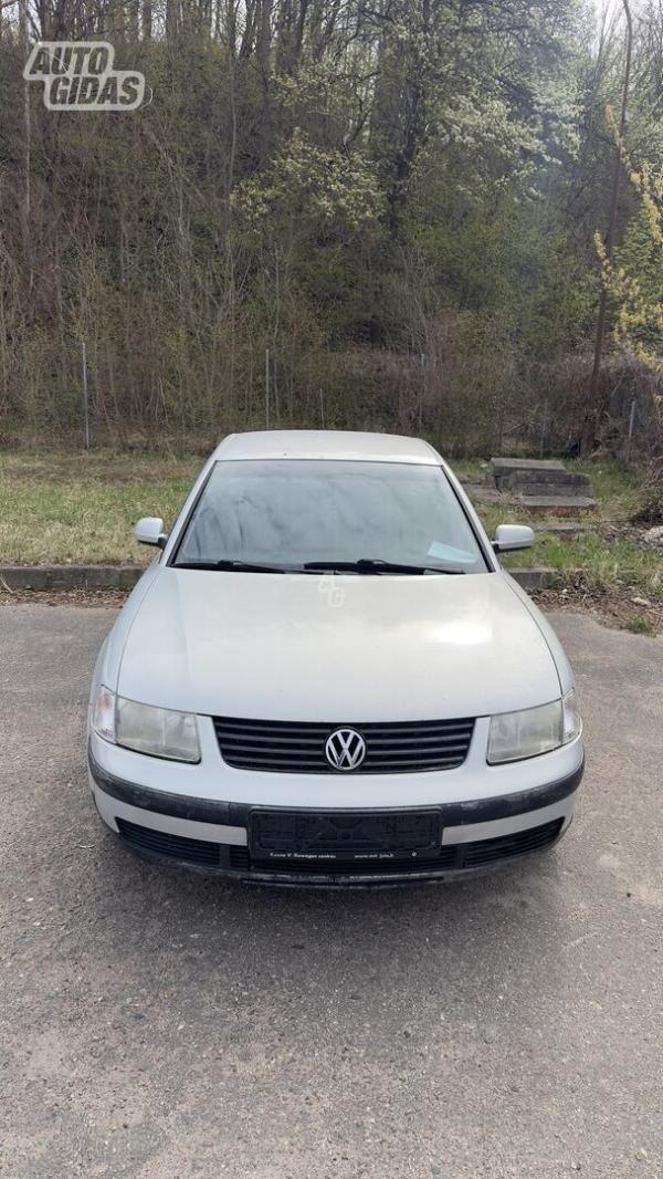 Pelēks Volkswagen Passat 1999 Kauņa, ar dzinēja tilpumu 1.90 L un nobraukumu 406 tūkst. km par 450 €, foto 2 vietnē AUTOMOTO.COM.LV