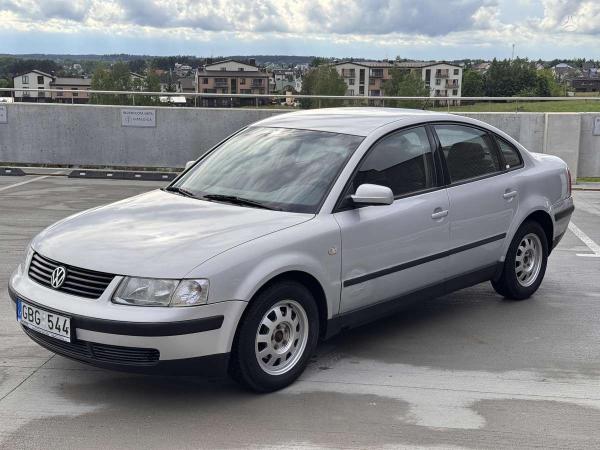 Pelēks Volkswagen Passat 1999 Viļņa, ar dzinēja tilpumu 1.90 L un nobraukumu 300 tūkst. km par 1400 €, foto 2 vietnē AUTOMOTO.COM.LV