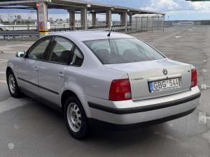 Pelēks Volkswagen Passat 1999 Viļņa, ar dzinēja tilpumu 1.90 L un nobraukumu 300 tūkst. km par 1400 €, foto 4 vietnē AUTOMOTO.COM.LV