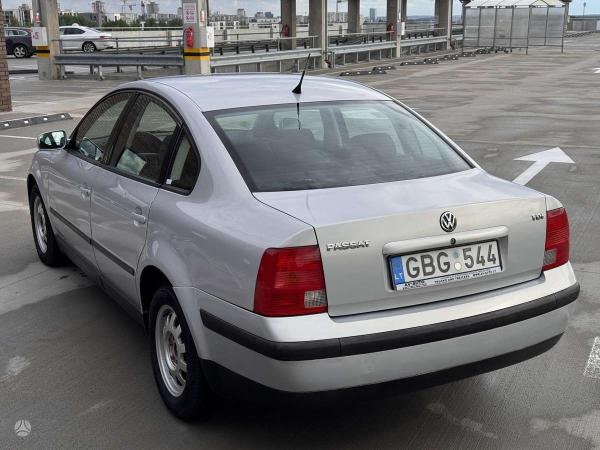 Pelēks Volkswagen Passat 1999 Viļņa, ar dzinēja tilpumu 1.90 L un nobraukumu 300 tūkst. km par 1400 €, foto 6 vietnē AUTOMOTO.COM.LV