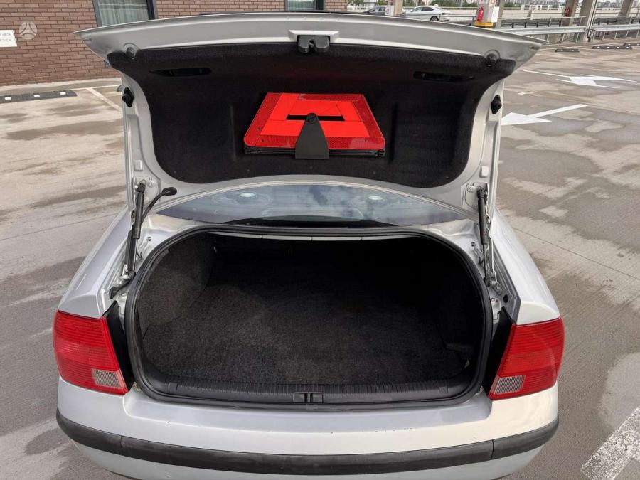 Pelēks Volkswagen Passat 1999 Viļņa, ar dzinēja tilpumu 1.90 L un nobraukumu 300 tūkst. km par 1400 €, foto 9 vietnē AUTOMOTO.COM.LV