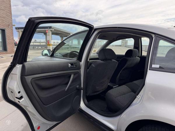 Pelēks Volkswagen Passat 1999 Viļņa, ar dzinēja tilpumu 1.90 L un nobraukumu 300 tūkst. km par 1400 €, foto 9 vietnē AUTOMOTO.COM.LV