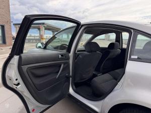 Pelēks Volkswagen Passat 1999 Viļņa, ar dzinēja tilpumu 1.90 L un nobraukumu 300 tūkst. km par 1400 €, foto 10 vietnē AUTOMOTO.COM.LV