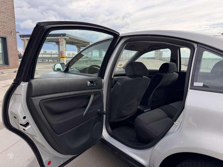 Pelēks Volkswagen Passat 1999 Viļņa, ar dzinēja tilpumu 1.90 L un nobraukumu 300 tūkst. km par 1400 €, foto 10 vietnē AUTOMOTO.COM.LV