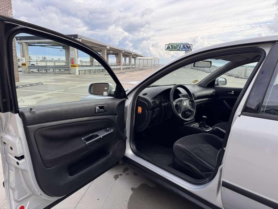 Pelēks Volkswagen Passat 1999 Viļņa, ar dzinēja tilpumu 1.90 L un nobraukumu 300 tūkst. km par 1400 €, foto 12 vietnē AUTOMOTO.COM.LV
