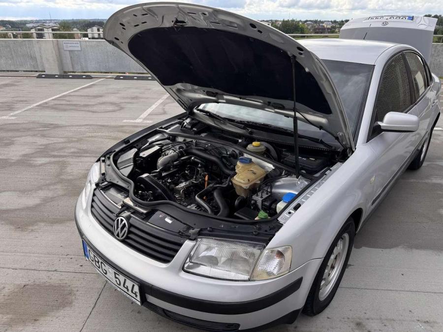 Pelēks Volkswagen Passat 1999 Viļņa, ar dzinēja tilpumu 1.90 L un nobraukumu 300 tūkst. km par 1400 €, foto 14 vietnē AUTOMOTO.COM.LV