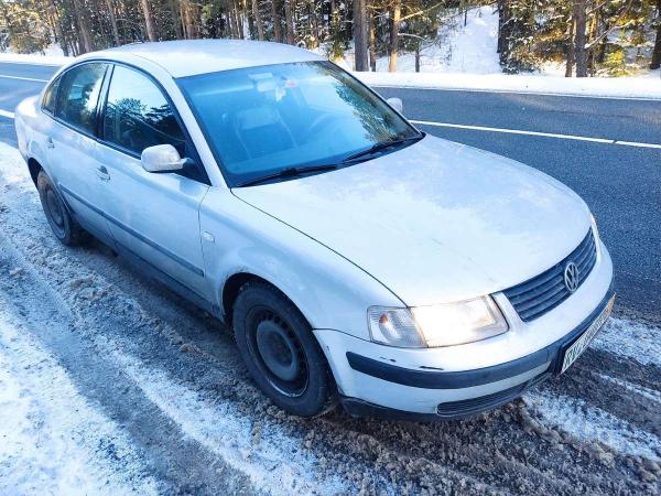 Grey Volkswagen Passat 2000 in Utena, with an engine capacity of 1.90 L and mileage of 255 thousand km for 1650 €, photo 3 on AUTOMOTO.COM.LV