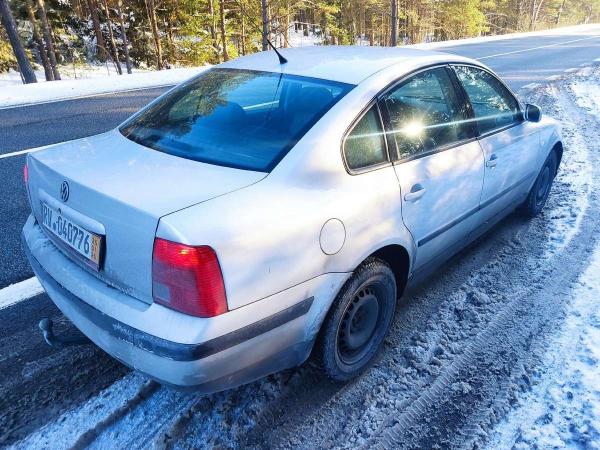 Grey Volkswagen Passat 2000 in Utena, with an engine capacity of 1.90 L and mileage of 255 thousand km for 1650 €, photo 4 on AUTOMOTO.COM.LV