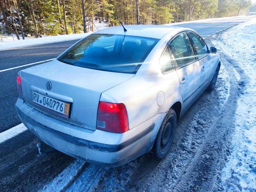 Pelēks Volkswagen Passat 2000 Utena, ar dzinēja tilpumu 1.90 L un nobraukumu 255 tūkst. km par 1650 €, foto 5 vietnē AUTOMOTO.COM.LV