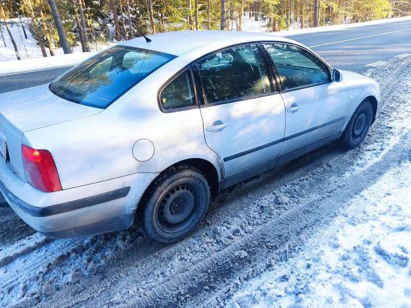 Grey Volkswagen Passat 2000 in Utena, with an engine capacity of 1.90 L and mileage of 255 thousand km for 1650 €, photo 6 on AUTOMOTO.COM.LV